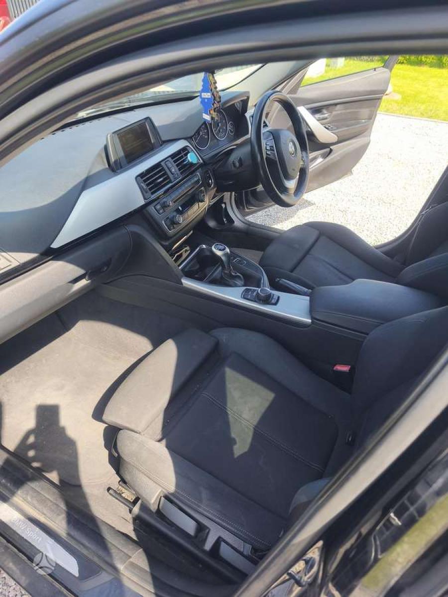 Melns BMW 320 2012 Panevēža, ar dzinēja tilpumu 2.00 L un nobraukumu 197 tūkst. km par 2950 €, foto 15 vietnē AUTOMOTO.COM.LV