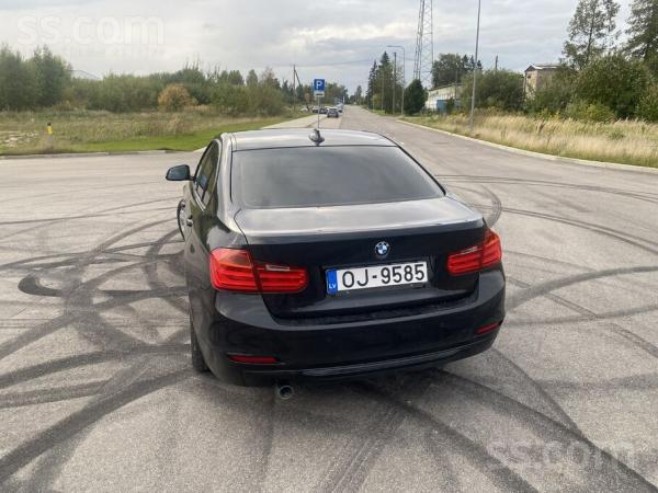 BMW 320 2012 in Dobele on AUTOMOTO.COM.LV Black BMW 320 2012 in Dobele, with an engine capacity of 2.00 L and mileage of 295 thousand km for 9000 β¬, photo 6 on AUTOMOTO.COM.LV