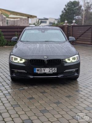 Melns BMW 320 2013 Klaipėda, ar dzinēja tilpumu 2.00 L un nobraukumu 400 tūkst. km par 9000 €, foto 2 vietnē AUTOMOTO.COM.LV