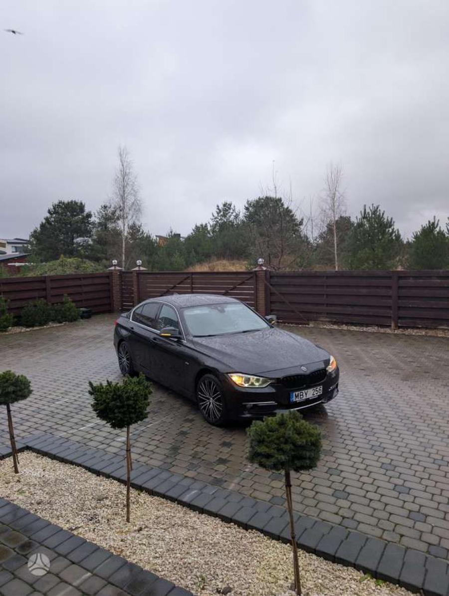 Melns BMW 320 2013 Klaipėda, ar dzinēja tilpumu 2.00 L un nobraukumu 400 tūkst. km par 8200 €, foto 1 vietnē AUTOMOTO.COM.LV