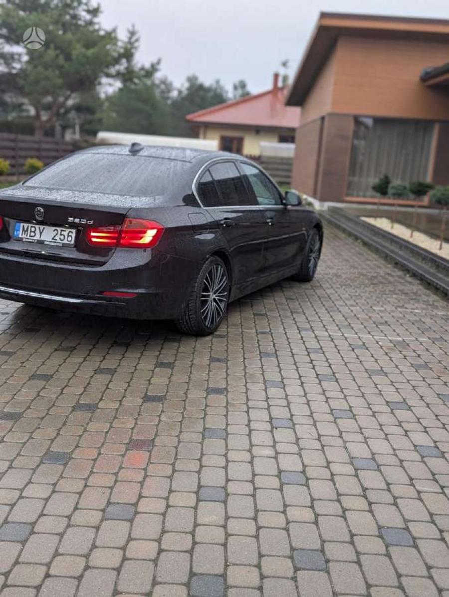 Melns BMW 320 2013 Klaipėda, ar dzinēja tilpumu 2.00 L un nobraukumu 400 tūkst. km par 8200 €, foto 4 vietnē AUTOMOTO.COM.LV