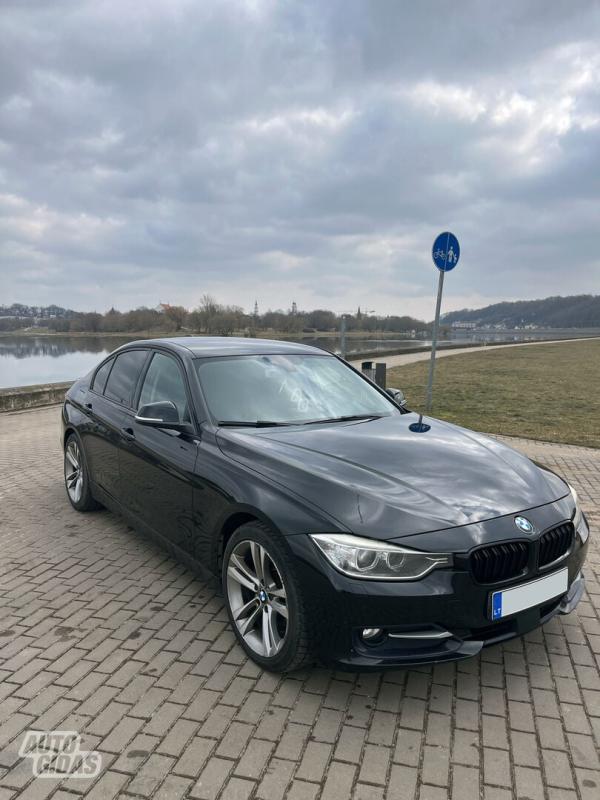 Melns BMW 320 2013 Kauņa, ar dzinēja tilpumu 2.00 L un nobraukumu 307 tūkst. km par 10300 €, foto 3 vietnē AUTOMOTO.COM.LV