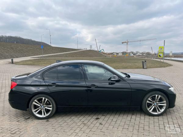 Melns BMW 320 2013 Kauņa, ar dzinēja tilpumu 2.00 L un nobraukumu 307 tūkst. km par 10300 €, foto 4 vietnē AUTOMOTO.COM.LV