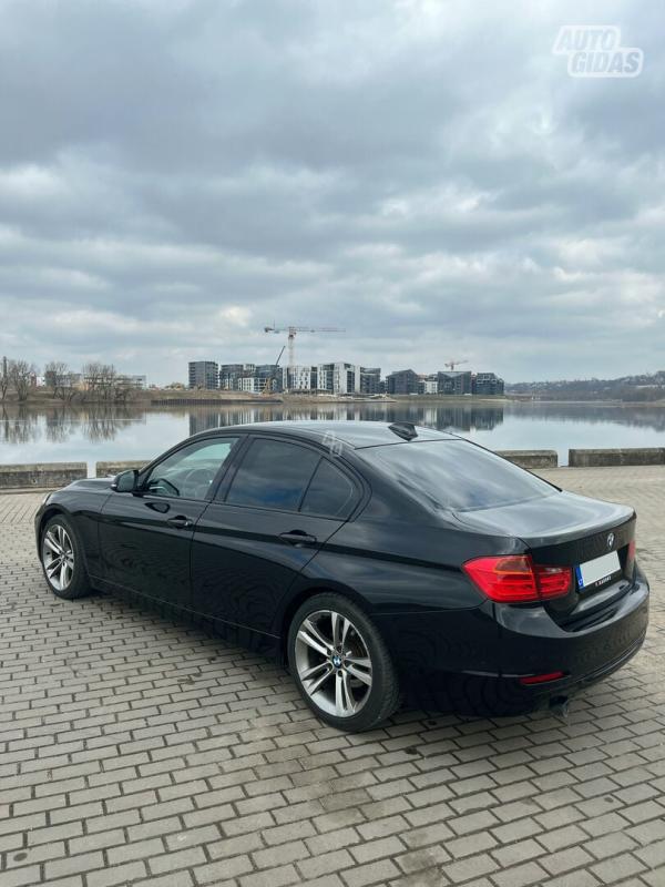 Melns BMW 320 2013 Kauņa, ar dzinēja tilpumu 2.00 L un nobraukumu 307 tūkst. km par 10300 €, foto 7 vietnē AUTOMOTO.COM.LV