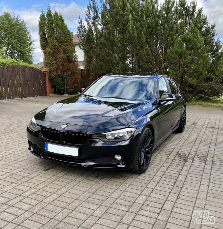 Черный БМВ 320 2013 в Вильнюс, объемом двигателя 2.00 л и пробегом 311 тыс. км за 11500 €, фото 4 на AUTOMOTO.COM.LV