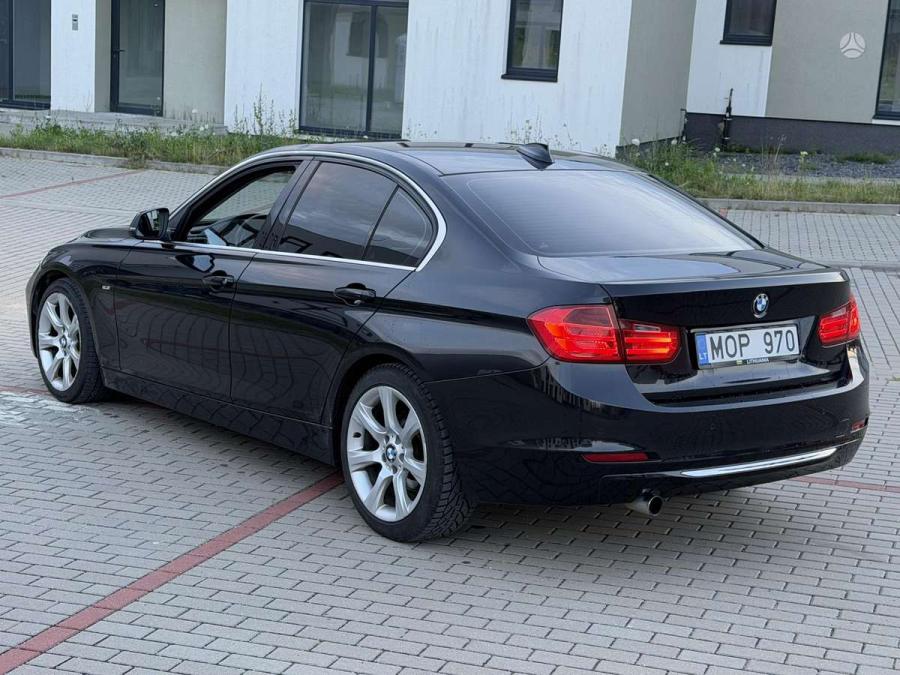 Черный БМВ 320 2013 в Вильнюс, объемом двигателя 2.00 л и пробегом 270 тыс. км за 4600 €, фото 7 на AUTOMOTO.COM.LV