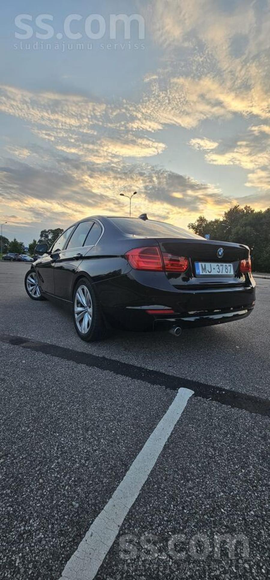 Melns BMW 320 2013 Daugavpils, ar dzinēja tilpumu 2.00 L un nobraukumu 311 tūkst. km par 13200 €, foto 12 vietnē AUTOMOTO.COM.LV