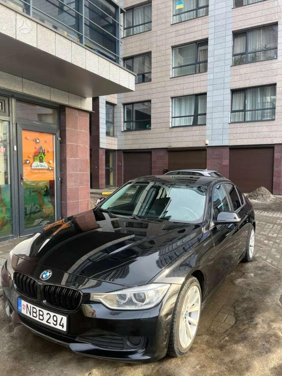 Черный БМВ 320 2013 в Вильнюс, объемом двигателя 2.00 л и пробегом 295 тыс. км за 8500 €, фото 1 на AUTOMOTO.COM.LV