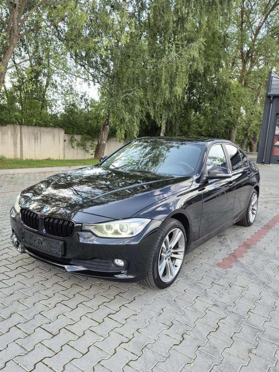 Black BMW 320 2013 in Siauliai, with an engine capacity of 2.00 L and mileage of 336 thousand km for 8950 €, photo 3 on AUTOMOTO.COM.LV