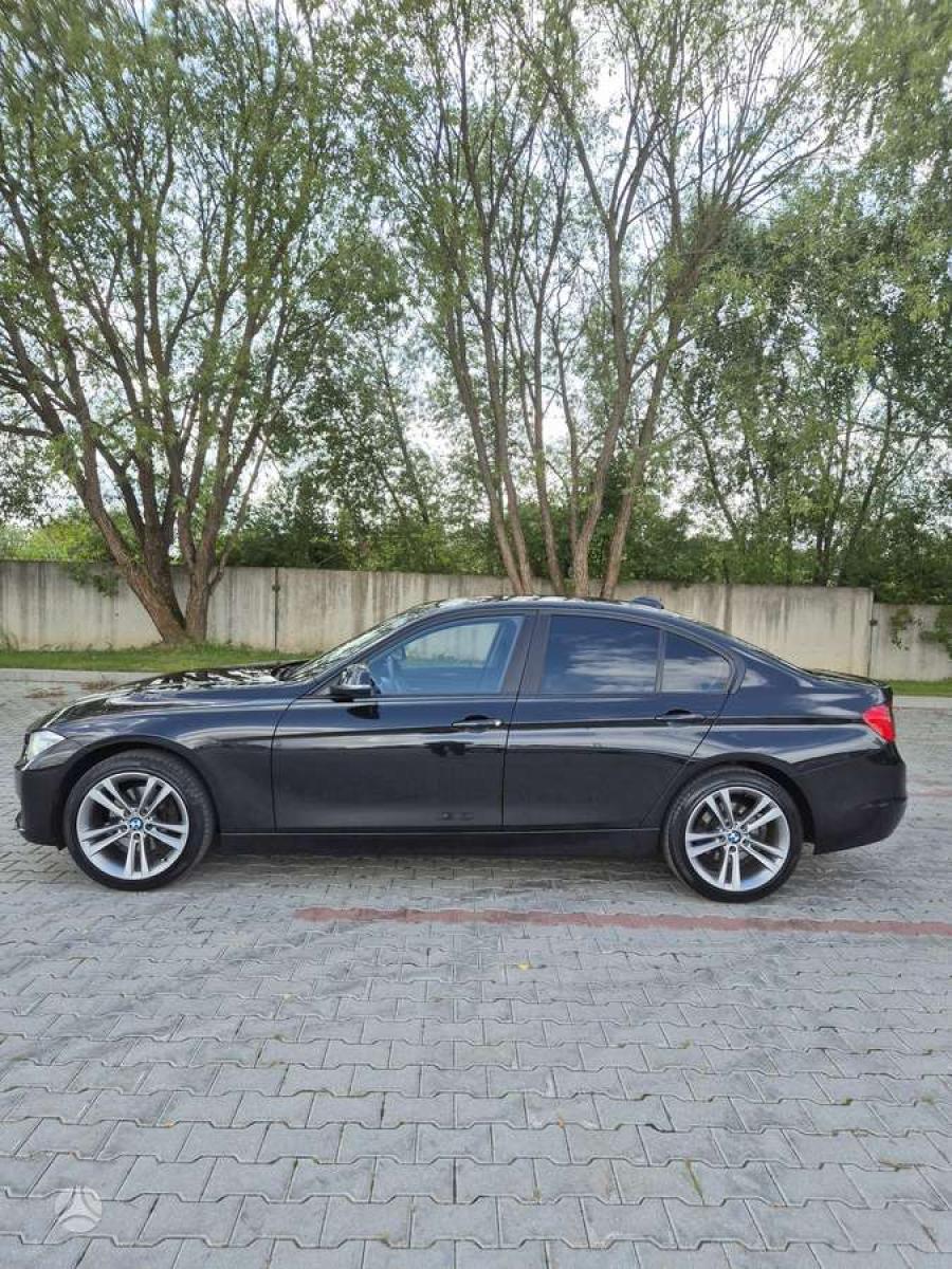 Black BMW 320 2013 in Siauliai, with an engine capacity of 2.00 L and mileage of 336 thousand km for 8950 €, photo 8 on AUTOMOTO.COM.LV