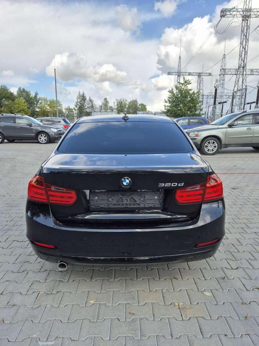 Black BMW 320 2013 in Siauliai, with an engine capacity of 2.00 L and mileage of 336 thousand km for 8950 €, photo 9 on AUTOMOTO.COM.LV
