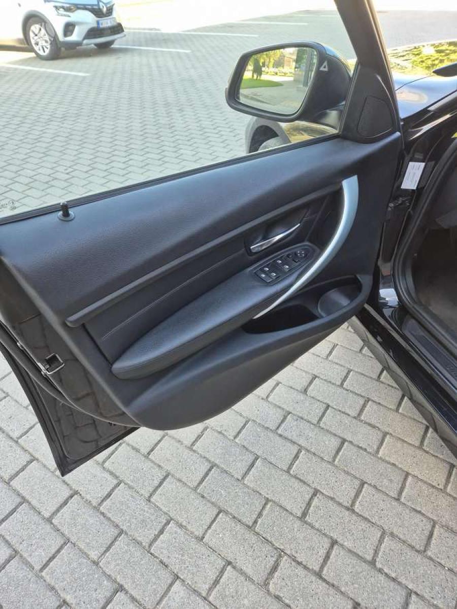 Black BMW 320 2013 in Siauliai, with an engine capacity of 2.00 L and mileage of 336 thousand km for 8950 €, photo 28 on AUTOMOTO.COM.LV