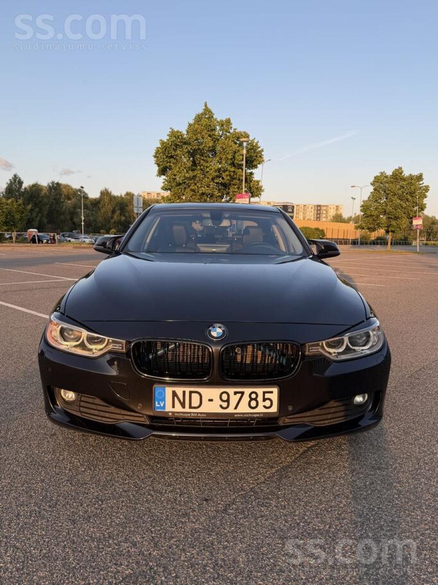 Black BMW 320 2013 in Riga, with an engine capacity of 2.00 L and mileage of 127 thousand km for 13990 €, photo 4 on AUTOMOTO.COM.LV