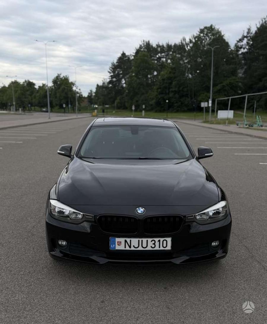 Melns BMW 320 2013 Viļņa, ar dzinēja tilpumu 2.00 L un nobraukumu 224 tūkst. km par 8400 €, foto 1 vietnē AUTOMOTO.COM.LV