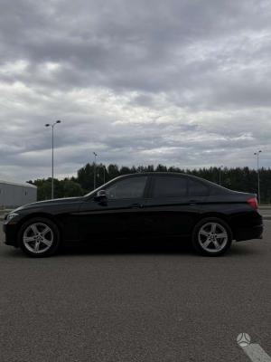 Melns BMW 320 2013 Viļņa, ar dzinēja tilpumu 2.00 L un nobraukumu 224 tūkst. km par 8400 €, foto 6 vietnē AUTOMOTO.COM.LV