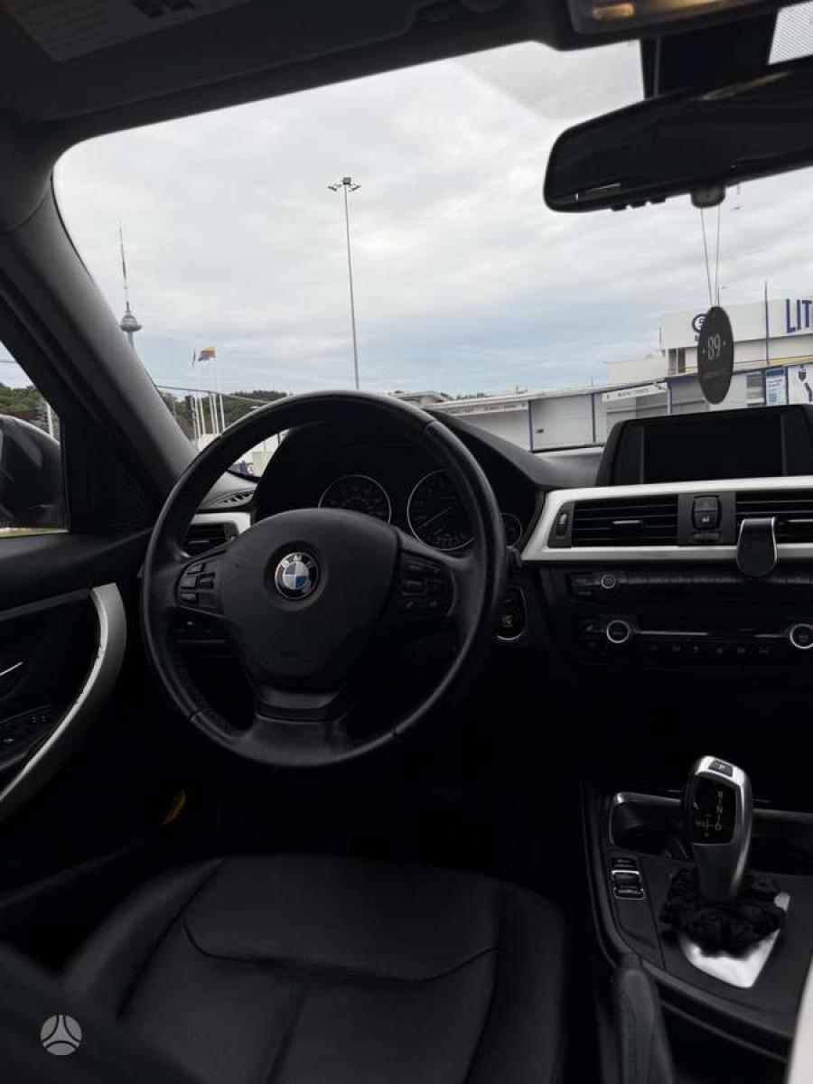 Melns BMW 320 2013 Viļņa, ar dzinēja tilpumu 2.00 L un nobraukumu 224 tūkst. km par 8400 €, foto 12 vietnē AUTOMOTO.COM.LV