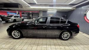 Black BMW 320 2014 in Vilnius, with an engine capacity of 1.80 L and mileage of 240 thousand km for 8999 €, photo 8 on AUTOMOTO.COM.LV