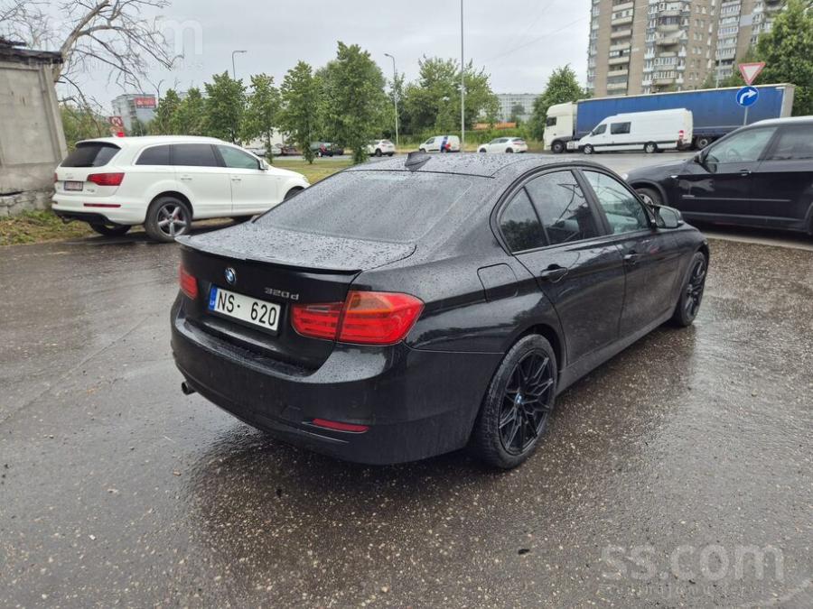 Black BMW 320 2014 in Riga, with an engine capacity of 2.00 L and mileage of 433 thousand km for 5890 €, photo 7 on AUTOMOTO.COM.LV