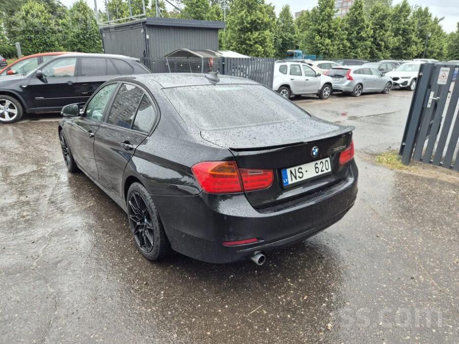 Black BMW 320 2014 in Riga, with an engine capacity of 2.00 L and mileage of 433 thousand km for 5890 €, photo 9 on AUTOMOTO.COM.LV