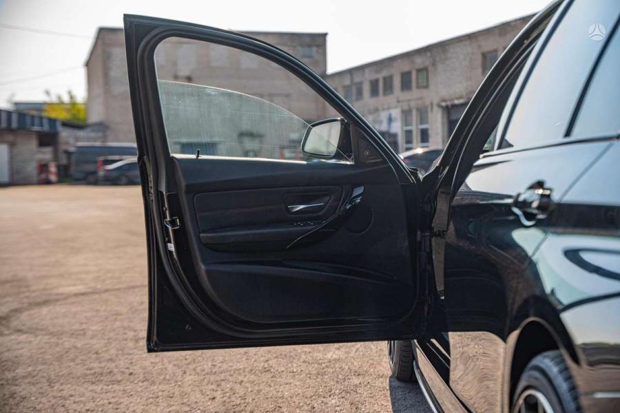 Melns BMW 320 2014 Klaipėda, ar dzinēja tilpumu 2.00 L un nobraukumu 152 tūkst. km par 16300 €, foto 15 vietnē AUTOMOTO.COM.LV