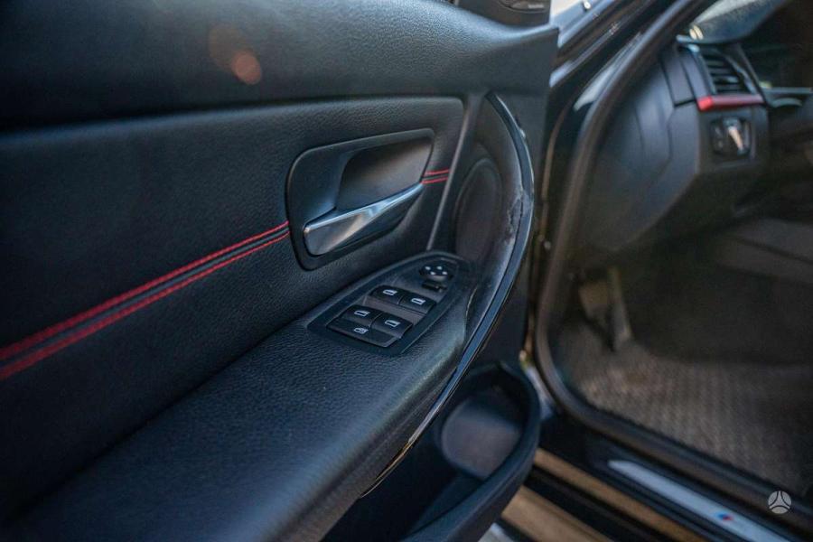 Melns BMW 320 2014 Klaipėda, ar dzinēja tilpumu 2.00 L un nobraukumu 152 tūkst. km par 16300 €, foto 16 vietnē AUTOMOTO.COM.LV