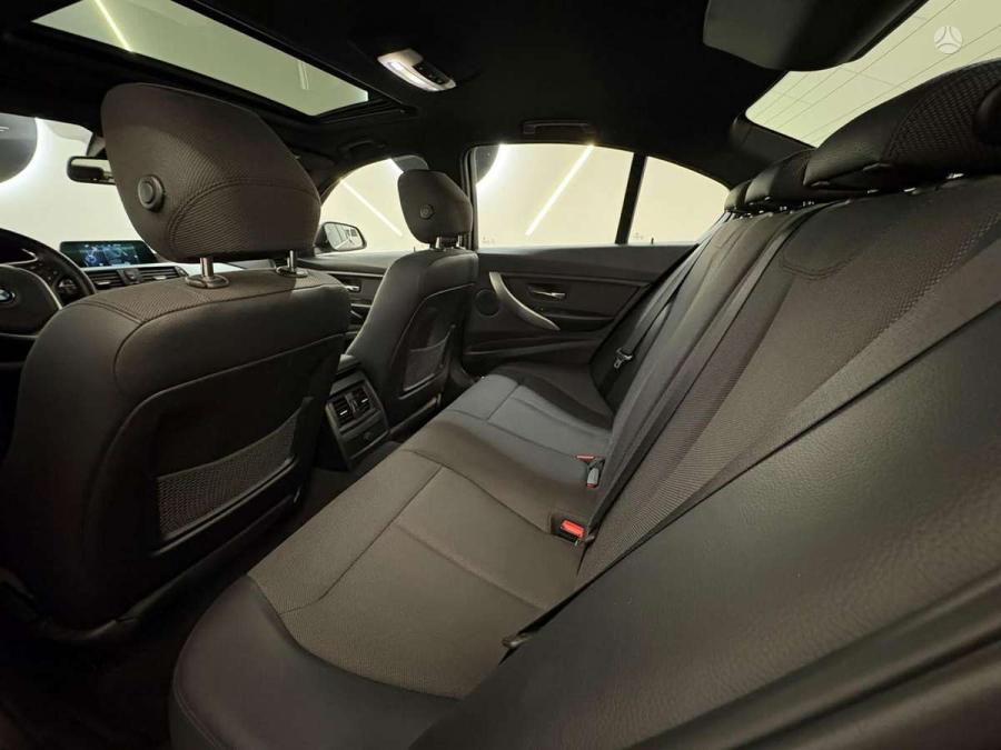 Melns BMW 320 2014 Marijampole, ar dzinēja tilpumu 2.00 L un nobraukumu 140 tūkst. km par 12350 €, foto 23 vietnē AUTOMOTO.COM.LV