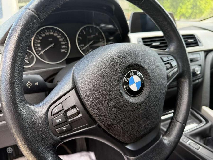 Melns BMW 320 2014 Klaipėda, ar dzinēja tilpumu 2.00 L un nobraukumu 217 tūkst. km par 4499 €, foto 14 vietnē AUTOMOTO.COM.LV