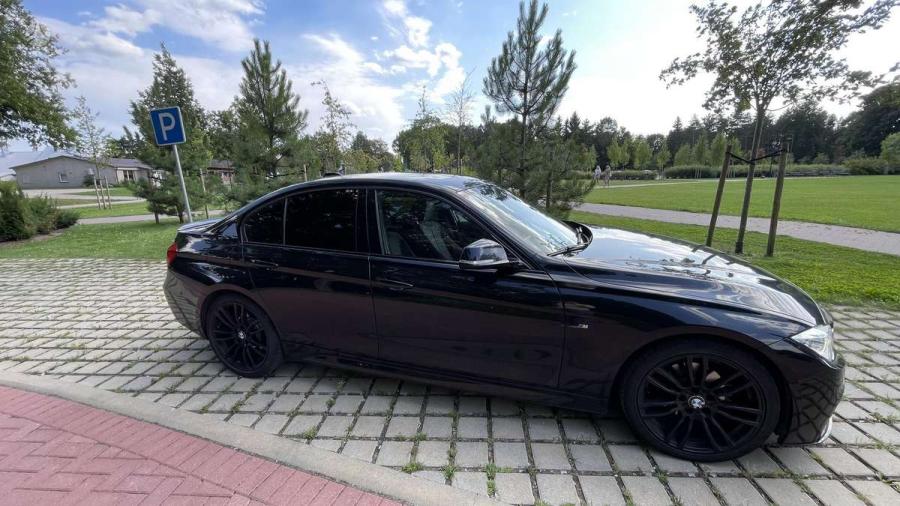 Black BMW 320 2014 in Birzai, with an engine capacity of 2.00 L and mileage of 295 thousand km for 10650 €, photo 10 on AUTOMOTO.COM.LV