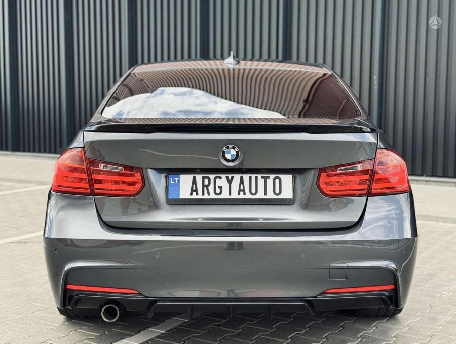 Black BMW 320 2014 in Kaunas, with an engine capacity of 2.00 L and mileage of 193 thousand km for 12800 €, photo 7 on AUTOMOTO.COM.LV