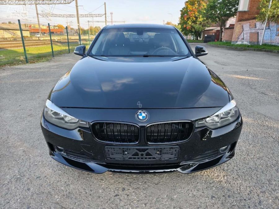 Black BMW 320 2014 in Siauliai, with an engine capacity of 2.00 L and mileage of 215 thousand km for 9300 €, photo 3 on AUTOMOTO.COM.LV