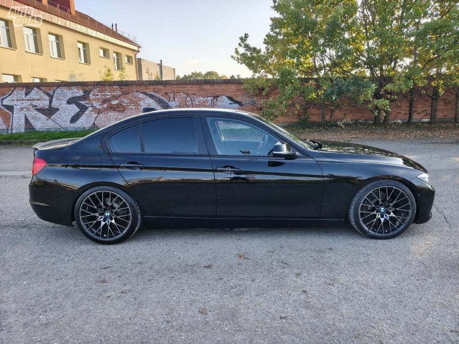 Black BMW 320 2014 in Siauliai, with an engine capacity of 2.00 L and mileage of 215 thousand km for 9300 €, photo 8 on AUTOMOTO.COM.LV