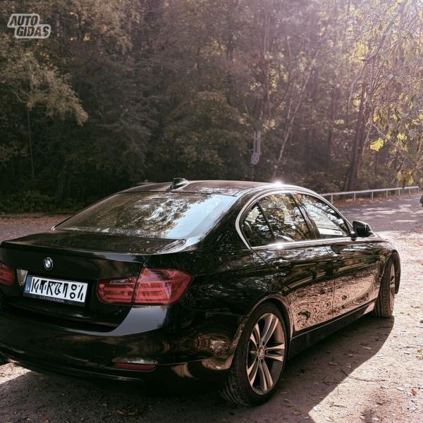 Melns BMW 320 2014 Viļņa, ar dzinēja tilpumu 2.00 L un nobraukumu 235 tūkst. km par 9700 €, foto 9 vietnē AUTOMOTO.COM.LV