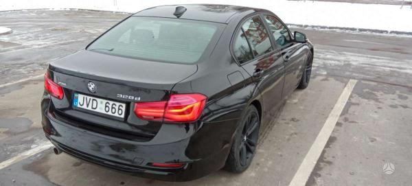 Black BMW 320 2015 in Vilnius, with an engine capacity of 0.00 L and mileage of 243 thousand km for 8800 €, photo 4 on AUTOMOTO.COM.LV