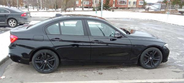 Black BMW 320 2015 in Vilnius, with an engine capacity of 0.00 L and mileage of 243 thousand km for 8800 €, photo 6 on AUTOMOTO.COM.LV