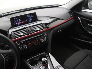 Melns BMW 320 2015 Viļņa, ar dzinēja tilpumu 2.00 L un nobraukumu 227 tūkst. km par 12499 €, foto 22 vietnē AUTOMOTO.COM.LV