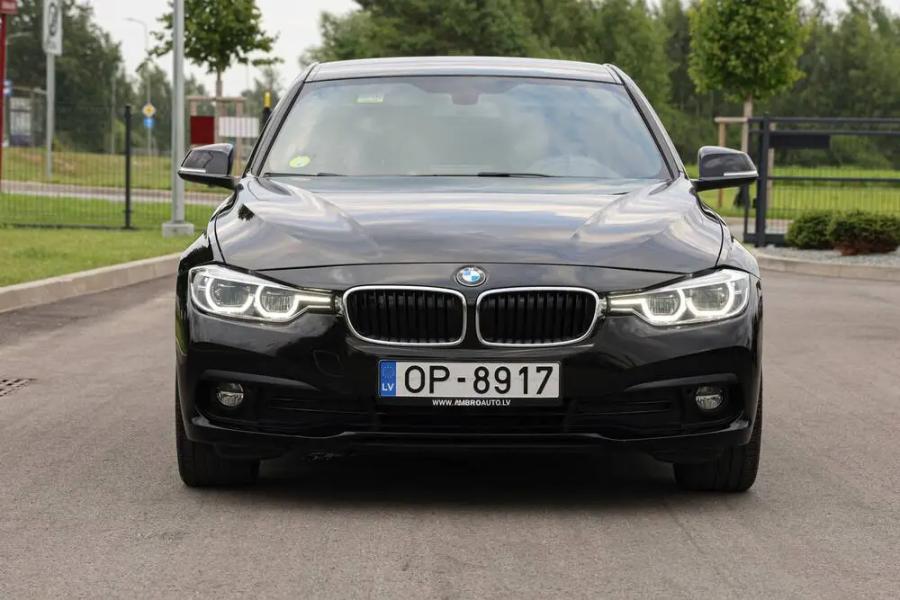 Black BMW 320 2015 in Jelgava, with an engine capacity of 2.00 L and mileage of 263 thousand km for 11750 €, photo 3 on AUTOMOTO.COM.LV