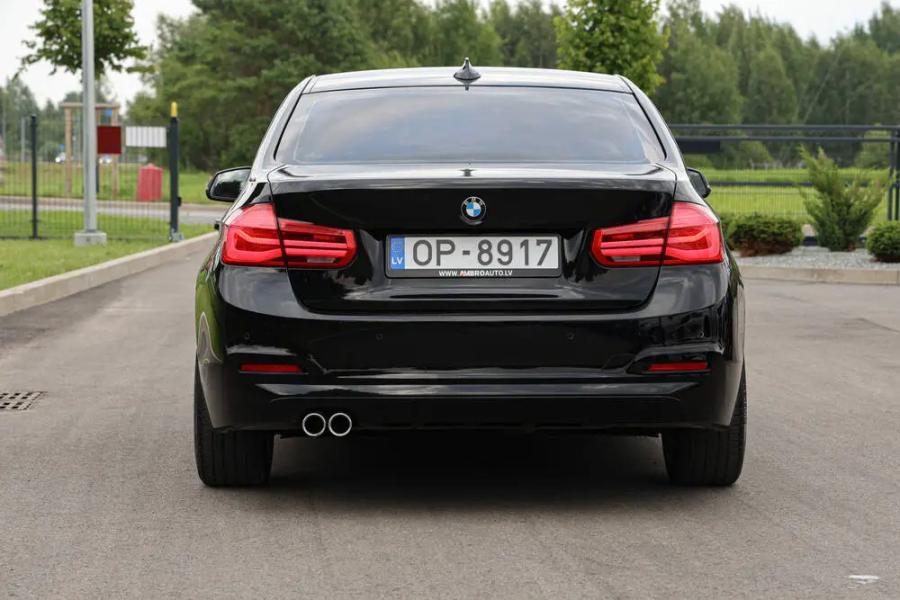 Black BMW 320 2015 in Jelgava, with an engine capacity of 2.00 L and mileage of 263 thousand km for 11750 €, photo 6 on AUTOMOTO.COM.LV