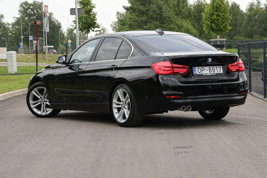 Black BMW 320 2015 in Jelgava, with an engine capacity of 2.00 L and mileage of 263 thousand km for 11750 €, photo 7 on AUTOMOTO.COM.LV