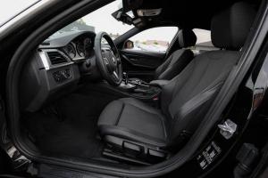 Black BMW 320 2015 in Jelgava, with an engine capacity of 2.00 L and mileage of 263 thousand km for 11750 €, photo 8 on AUTOMOTO.COM.LV