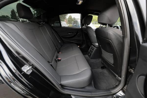 Black BMW 320 2015 in Jelgava, with an engine capacity of 2.00 L and mileage of 263 thousand km for 11750 €, photo 10 on AUTOMOTO.COM.LV