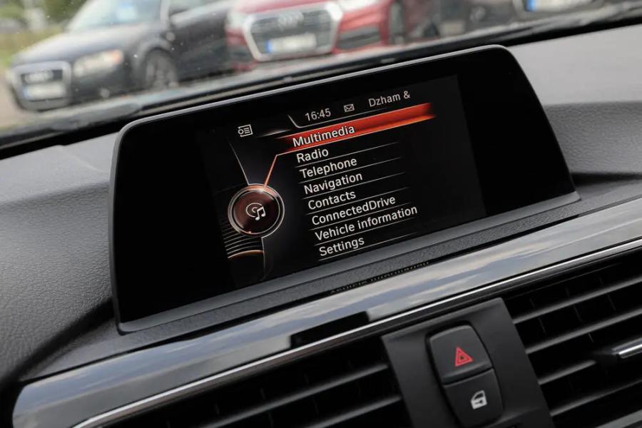 Black BMW 320 2015 in Jelgava, with an engine capacity of 2.00 L and mileage of 263 thousand km for 11750 €, photo 14 on AUTOMOTO.COM.LV