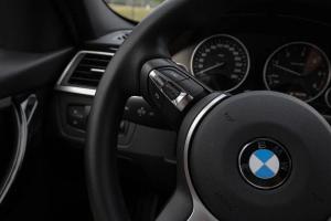 Black BMW 320 2015 in Jelgava, with an engine capacity of 2.00 L and mileage of 263 thousand km for 11750 €, photo 22 on AUTOMOTO.COM.LV