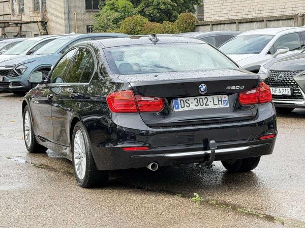Black BMW 320 2015 in Vilnius, with an engine capacity of 2.00 L and mileage of 215 thousand km for 10990 €, photo 5 on AUTOMOTO.COM.LV