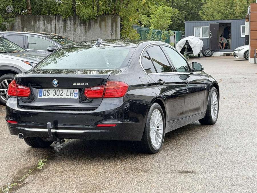 Melns BMW 320 2015 Viļņa, ar dzinēja tilpumu 2.00 L un nobraukumu 215 tūkst. km par 10990 €, foto 8 vietnē AUTOMOTO.COM.LV
