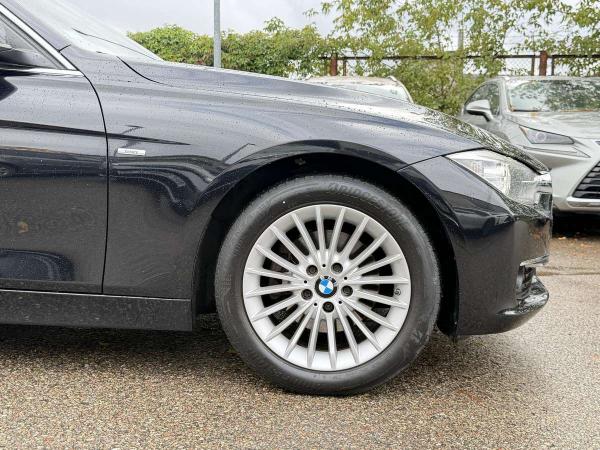Black BMW 320 2015 in Vilnius, with an engine capacity of 2.00 L and mileage of 215 thousand km for 10990 €, photo 10 on AUTOMOTO.COM.LV