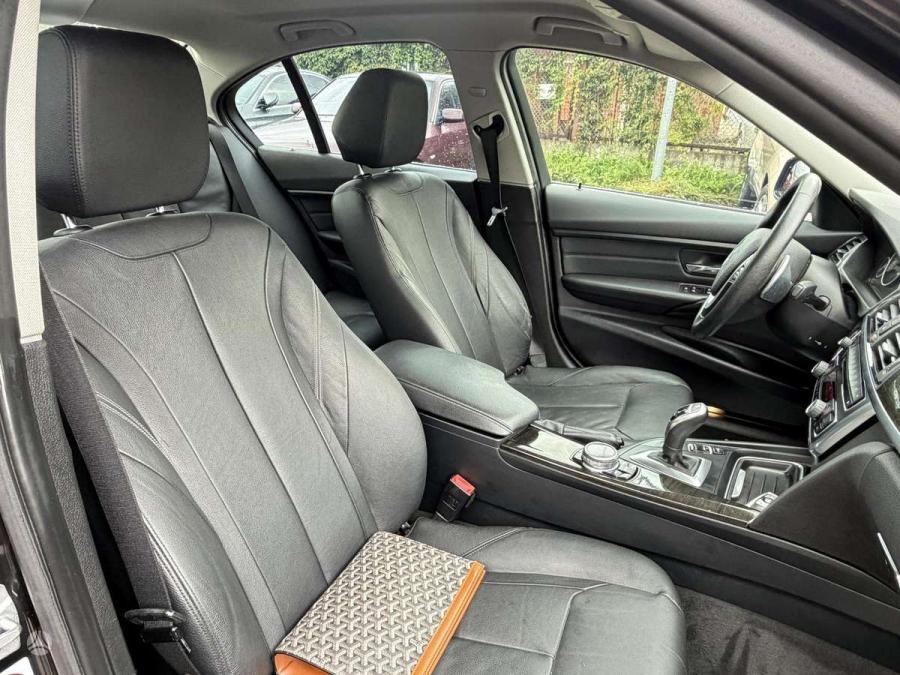 Melns BMW 320 2015 Viļņa, ar dzinēja tilpumu 2.00 L un nobraukumu 215 tūkst. km par 10990 €, foto 11 vietnē AUTOMOTO.COM.LV
