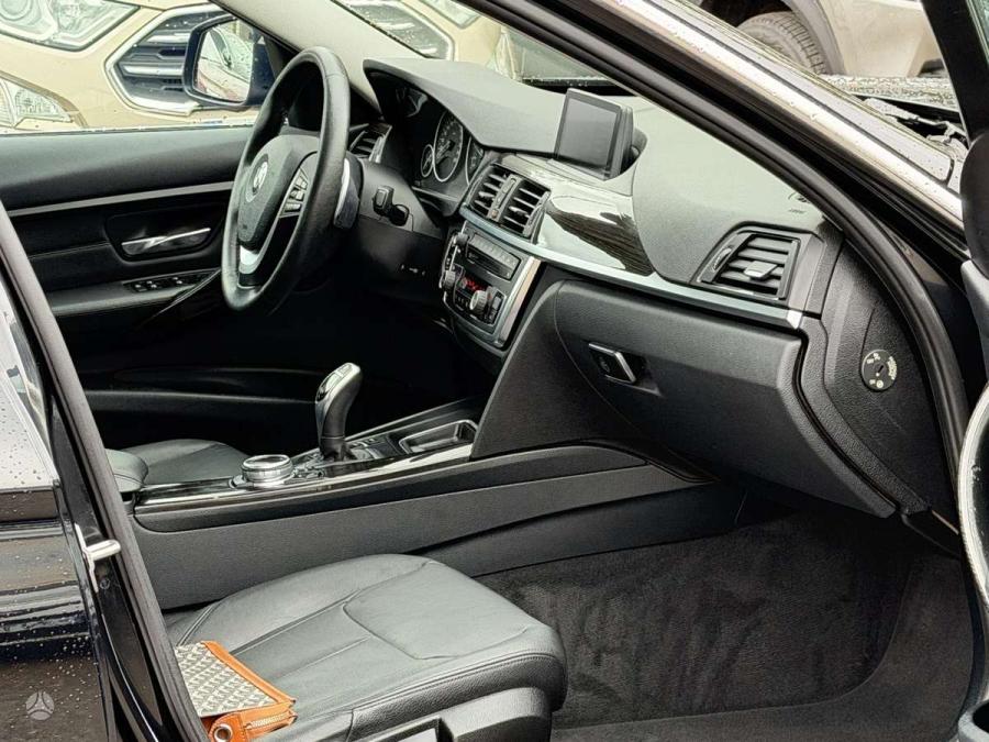Melns BMW 320 2015 Viļņa, ar dzinēja tilpumu 2.00 L un nobraukumu 215 tūkst. km par 10990 €, foto 13 vietnē AUTOMOTO.COM.LV