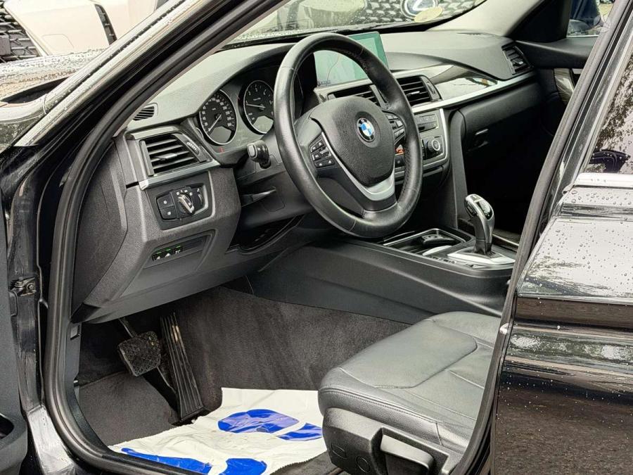 Melns BMW 320 2015 Viļņa, ar dzinēja tilpumu 2.00 L un nobraukumu 215 tūkst. km par 10990 €, foto 17 vietnē AUTOMOTO.COM.LV