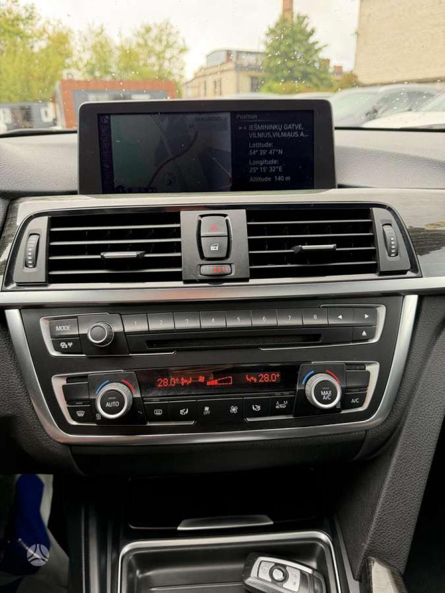 Melns BMW 320 2015 Viļņa, ar dzinēja tilpumu 2.00 L un nobraukumu 215 tūkst. km par 10990 €, foto 21 vietnē AUTOMOTO.COM.LV