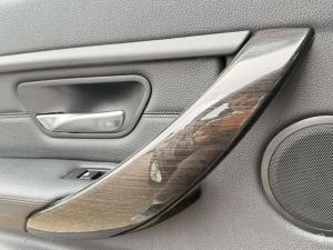 Melns BMW 320 2015 Viļņa, ar dzinēja tilpumu 2.00 L un nobraukumu 215 tūkst. km par 10990 €, foto 30 vietnē AUTOMOTO.COM.LV